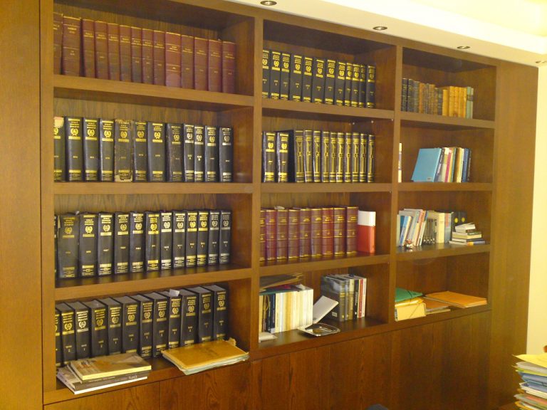 ΔΙΚΗΓΟΡΙΚΟ ΓΡΑΦΕΙΟ ΣΤΟ ΚΟΛΩΝΑΚΙ - ΠΑΥΛΟΥ ΕΠΙΠΛΑΠΑΥΛΟΥ ΕΠΙΠΛΑ